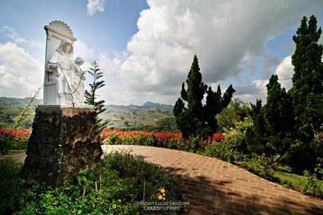 BATANGAS | Caleruega Retreat Grounds & Transfiguration Chapel - Lakad ...